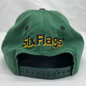 Six Flags | Accessories | Vintage Looney Tunes Daffy Duck Plaid Green ...